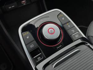 Kia Niro 2021 in Jelgava, with an engine capacity of 0.10 L and mileage of 20 thousand km for 22450 €, photo 12 on AUTOMOTO.COM.LV