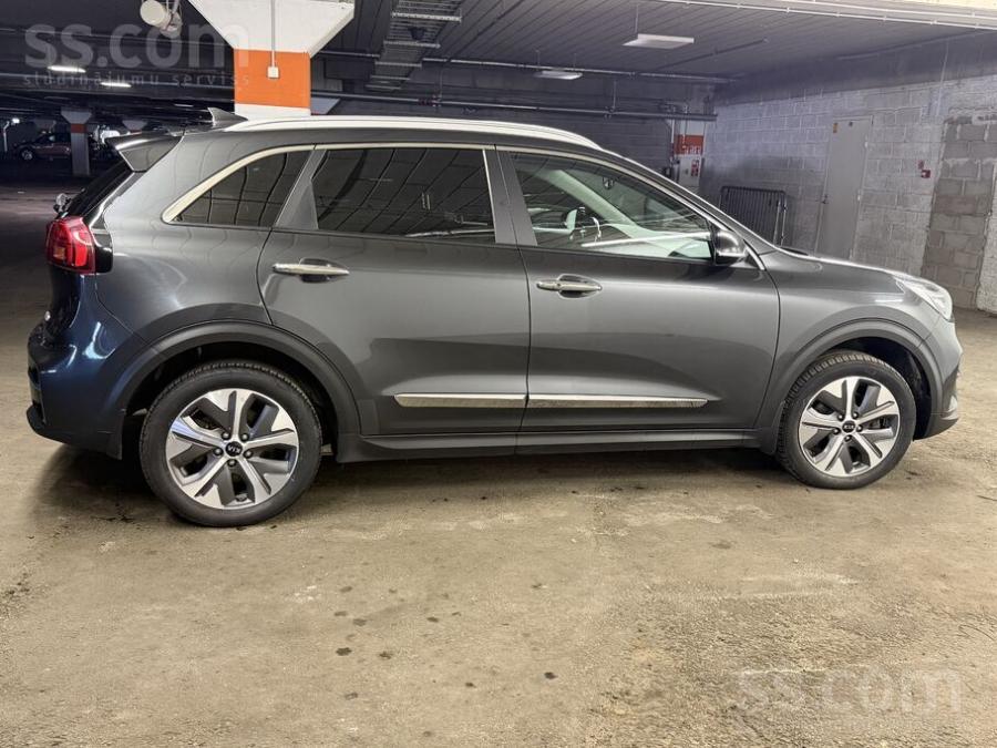 Kia Niro 2021 in Riga, with an engine capacity of 0.00 L and mileage of 46 thousand km for 23800 €, photo 7 on AUTOMOTO.COM.LV