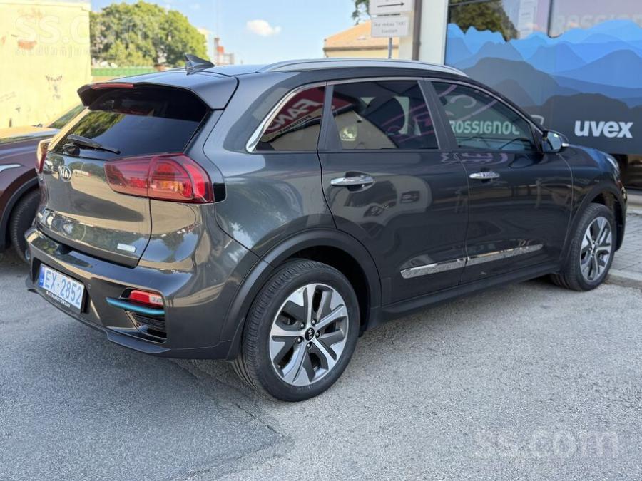 Kia Niro 2021 in Riga, with an engine capacity of 0.00 L and mileage of 46 thousand km for 23800 €, photo 9 on AUTOMOTO.COM.LV