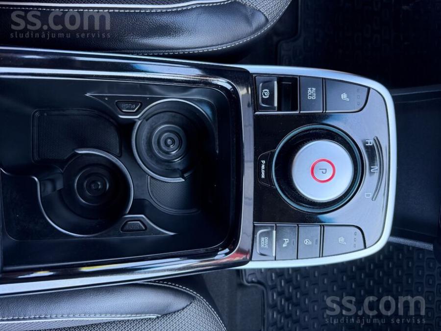 Kia Niro 2021 in Riga, with an engine capacity of 0.00 L and mileage of 46 thousand km for 23800 €, photo 15 on AUTOMOTO.COM.LV