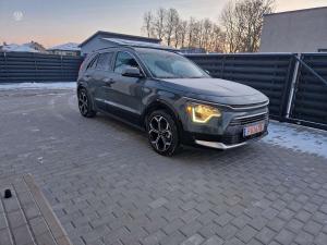 Kia Niro 2023 in Siauliai, with an engine capacity of 1.58 L and mileage of 71 thousand km for 19900 €, photo  on AUTOMOTO.COM.LV