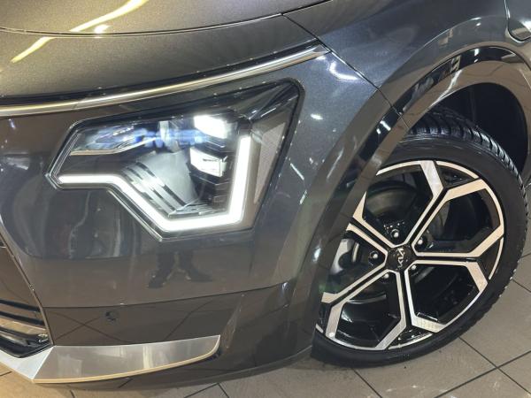 Kia Niro 2024 in Vilnius, with an engine capacity of 1.60 L and mileage of 10 thousand km for 27950 €, photo 4 on AUTOMOTO.COM.LV
