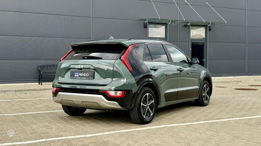 Green Kia Niro 2023 in Vilnius, with an engine capacity of 1.58 L and mileage of 73 thousand km for 21990 €, photo 3 on AUTOMOTO.COM.LV