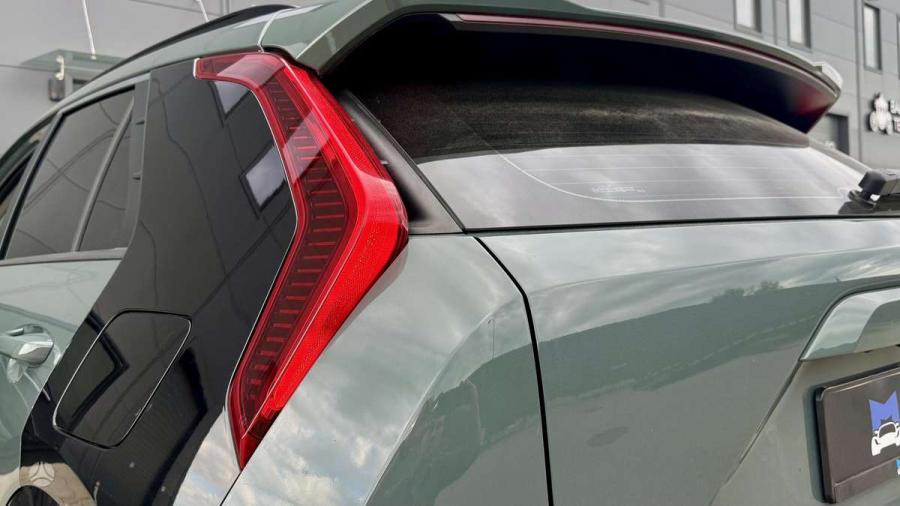 Green Kia Niro 2023 in Vilnius, with an engine capacity of 1.58 L and mileage of 73 thousand km for 21990 €, photo 11 on AUTOMOTO.COM.LV