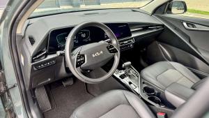 Green Kia Niro 2023 in Vilnius, with an engine capacity of 1.58 L and mileage of 73 thousand km for 21990 €, photo 17 on AUTOMOTO.COM.LV