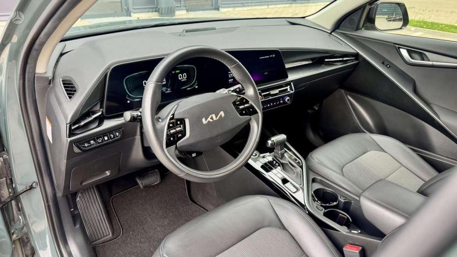 Green Kia Niro 2023 in Vilnius, with an engine capacity of 1.58 L and mileage of 73 thousand km for 21990 €, photo 17 on AUTOMOTO.COM.LV