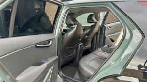 Green Kia Niro 2023 in Vilnius, with an engine capacity of 1.58 L and mileage of 73 thousand km for 21990 €, photo 21 on AUTOMOTO.COM.LV