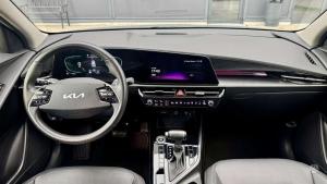 Green Kia Niro 2023 in Vilnius, with an engine capacity of 1.58 L and mileage of 73 thousand km for 21990 €, photo 25 on AUTOMOTO.COM.LV
