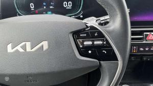 Green Kia Niro 2023 in Vilnius, with an engine capacity of 1.58 L and mileage of 73 thousand km for 21990 €, photo 28 on AUTOMOTO.COM.LV