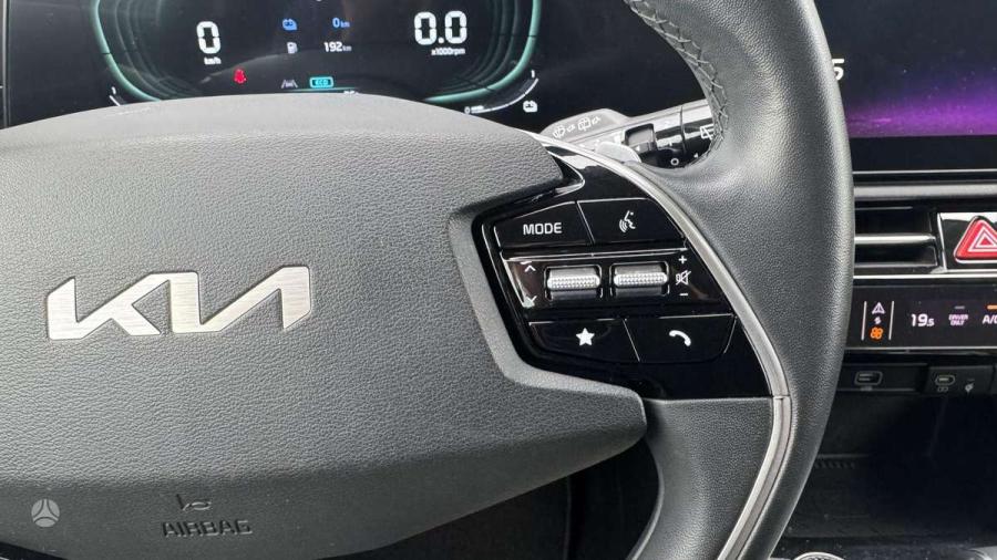 Green Kia Niro 2023 in Vilnius, with an engine capacity of 1.58 L and mileage of 73 thousand km for 21990 €, photo 28 on AUTOMOTO.COM.LV