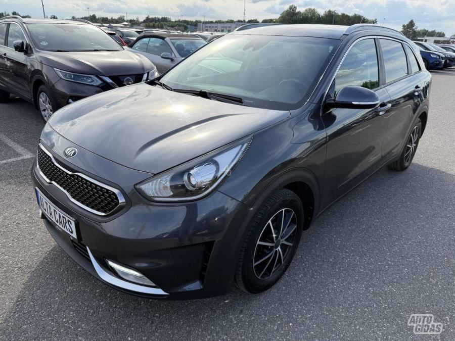 Pelēks Kia Niro 2017 Viļņa, ar dzinēja tilpumu 1.60 L un nobraukumu 170 tūkst. km par 10799 €, foto 1 vietnē AUTOMOTO.COM.LV