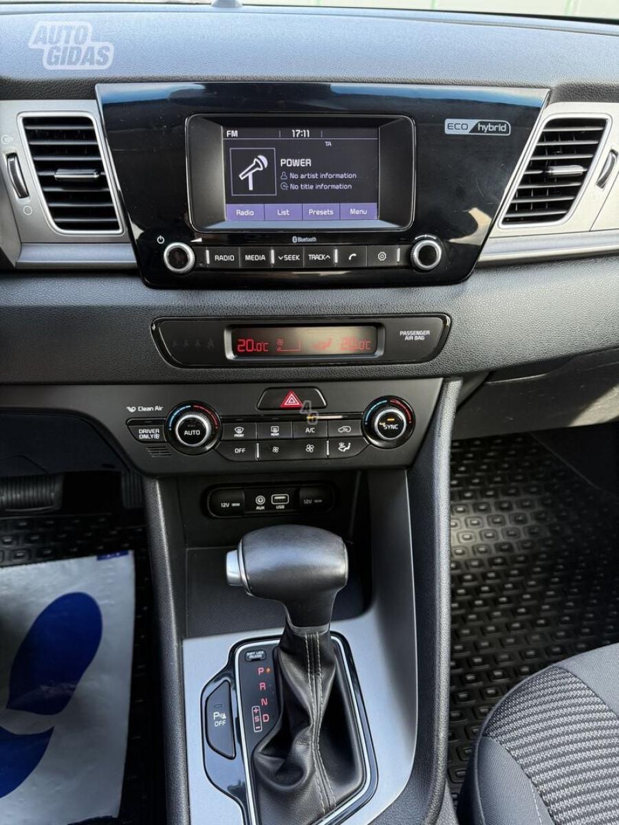 Pelēks Kia Niro 2017 Viļņa, ar dzinēja tilpumu 1.60 L un nobraukumu 170 tūkst. km par 10799 €, foto 21 vietnē AUTOMOTO.COM.LV
