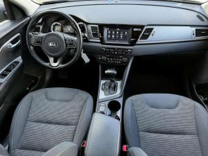 Pelēks Kia Niro 2017 Kauņa, ar dzinēja tilpumu 1.59 L un nobraukumu 198 tūkst. km par 10200 €, foto 9 vietnē AUTOMOTO.COM.LV