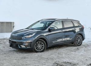 Grey Kia Niro 2018 in Kaunas, with an engine capacity of 1.58 L and mileage of 66 thousand km for 14900 €, photo 4 on AUTOMOTO.COM.LV