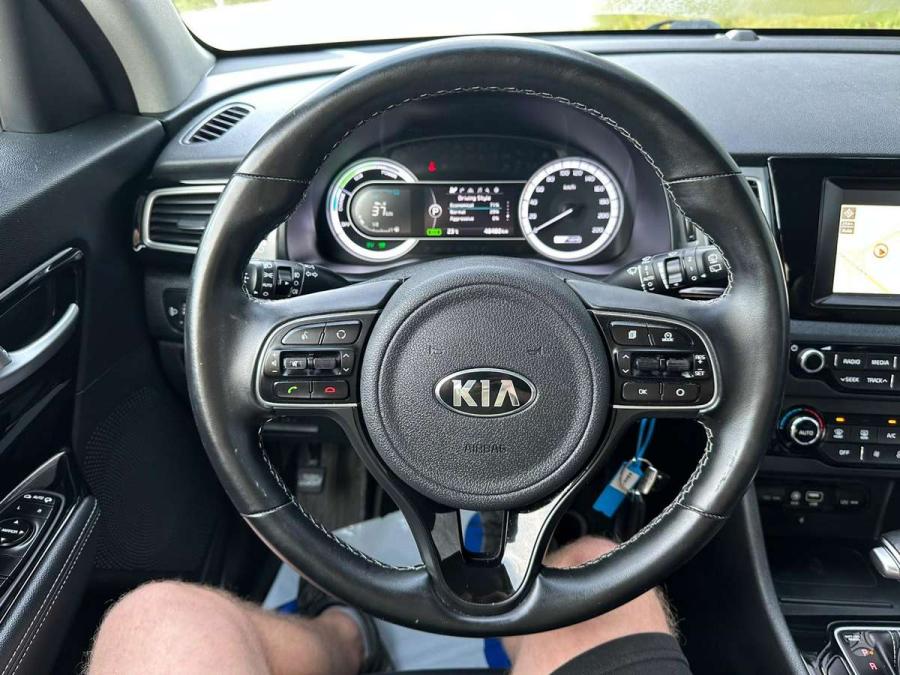 Серый Киа Niro 2018 в Вильнюс, объемом двигателя 1.59 л и пробегом 48 тыс. км за 14950 €, фото 30 на AUTOMOTO.COM.LV