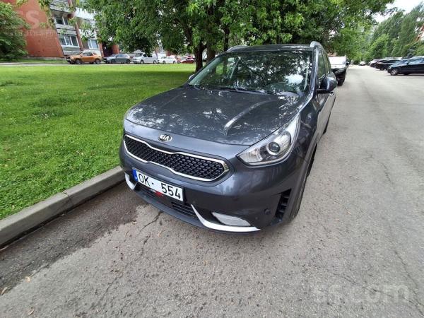 Pelēks Kia Niro 2018 Rīga, ar dzinēja tilpumu 1.60 L un nobraukumu 272 tūkst. km par 8500 €, foto 7 vietnē AUTOMOTO.COM.LV