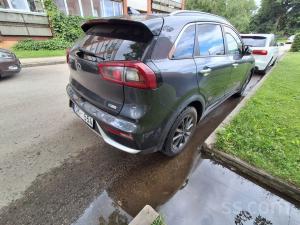 Pelēks Kia Niro 2018 Rīga, ar dzinēja tilpumu 1.60 L un nobraukumu 272 tūkst. km par 8500 €, foto 8 vietnē AUTOMOTO.COM.LV