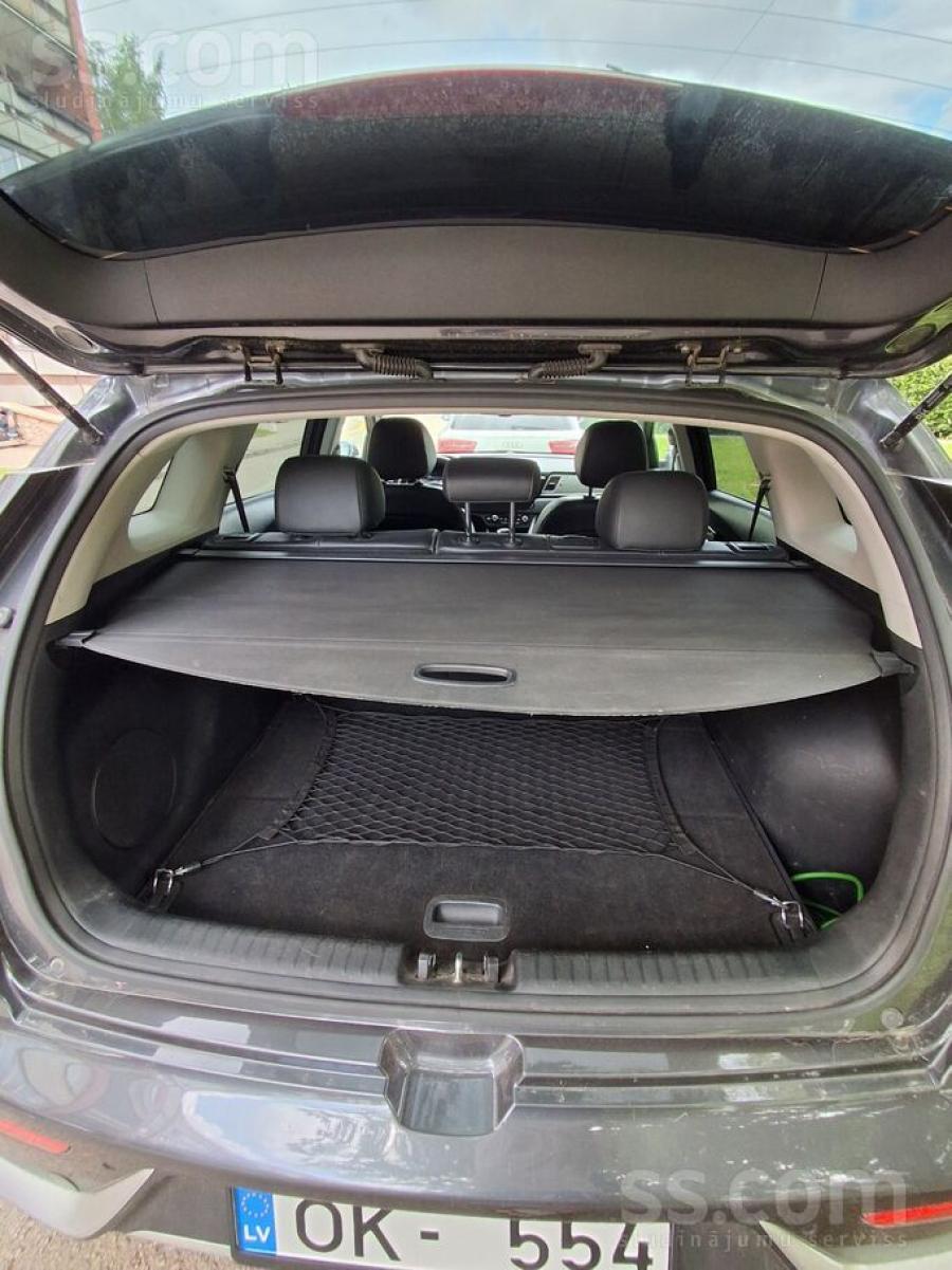 Pelēks Kia Niro 2018 Rīga, ar dzinēja tilpumu 1.60 L un nobraukumu 272 tūkst. km par 8500 €, foto 9 vietnē AUTOMOTO.COM.LV