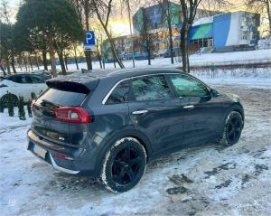 Grey Kia Niro 2019 in Vilnius, with an engine capacity of 1.59 L and mileage of 254 thousand km for 7300 €, photo 7 on AUTOMOTO.COM.LV