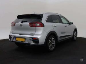 Grey Kia Niro 2019 in Vilnius, with an engine capacity of 0.00 L and mileage of 220 thousand km for 11999 €, photo 6 on AUTOMOTO.COM.LV