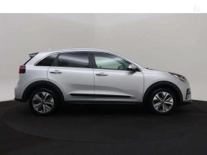 Grey Kia Niro 2019 in Vilnius, with an engine capacity of 0.00 L and mileage of 220 thousand km for 11999 €, photo 9 on AUTOMOTO.COM.LV
