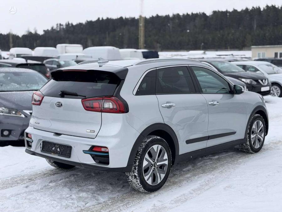 Pelēks Kia Niro 2019 Viļņa, ar dzinēja tilpumu 0.00 L un nobraukumu 220 tūkst. km par 13600 €, foto 7 vietnē AUTOMOTO.COM.LV