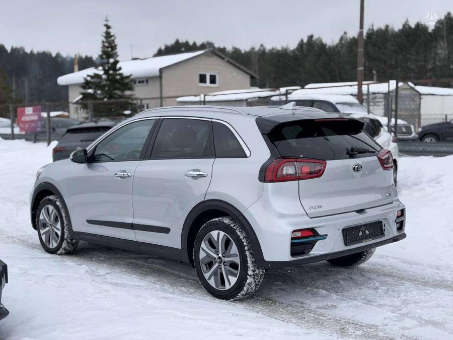 Pelēks Kia Niro 2019 Viļņa, ar dzinēja tilpumu 0.00 L un nobraukumu 220 tūkst. km par 13600 €, foto 9 vietnē AUTOMOTO.COM.LV