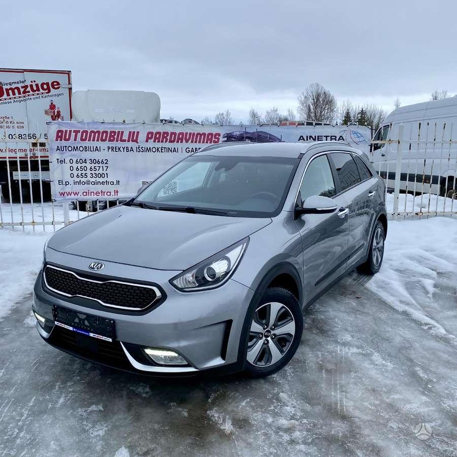 Grey Kia Niro 2019 in Marijampole, with an engine capacity of 1.58 L and mileage of 50 thousand km for 13900 €, photo 1 on AUTOMOTO.COM.LV