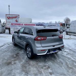 Grey Kia Niro 2019 in Marijampole, with an engine capacity of 1.58 L and mileage of 50 thousand km for 13900 €, photo 2 on AUTOMOTO.COM.LV