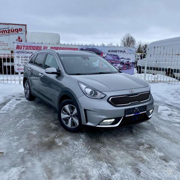 Pelēks Kia Niro 2019 Marijampole, ar dzinēja tilpumu 1.58 L un nobraukumu 50 tūkst. km par 13900 €, foto 3 vietnē AUTOMOTO.COM.LV