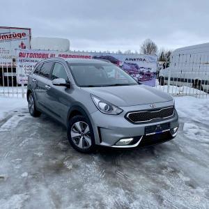Grey Kia Niro 2019 in Marijampole, with an engine capacity of 1.58 L and mileage of 50 thousand km for 13900 €, photo 3 on AUTOMOTO.COM.LV