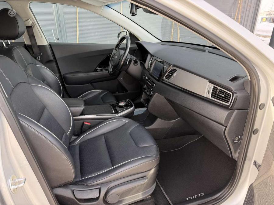 Pelēks Kia Niro 2019 Viļņa, ar dzinēja tilpumu 0.00 L un nobraukumu 220 tūkst. km par 12800 €, foto 16 vietnē AUTOMOTO.COM.LV
