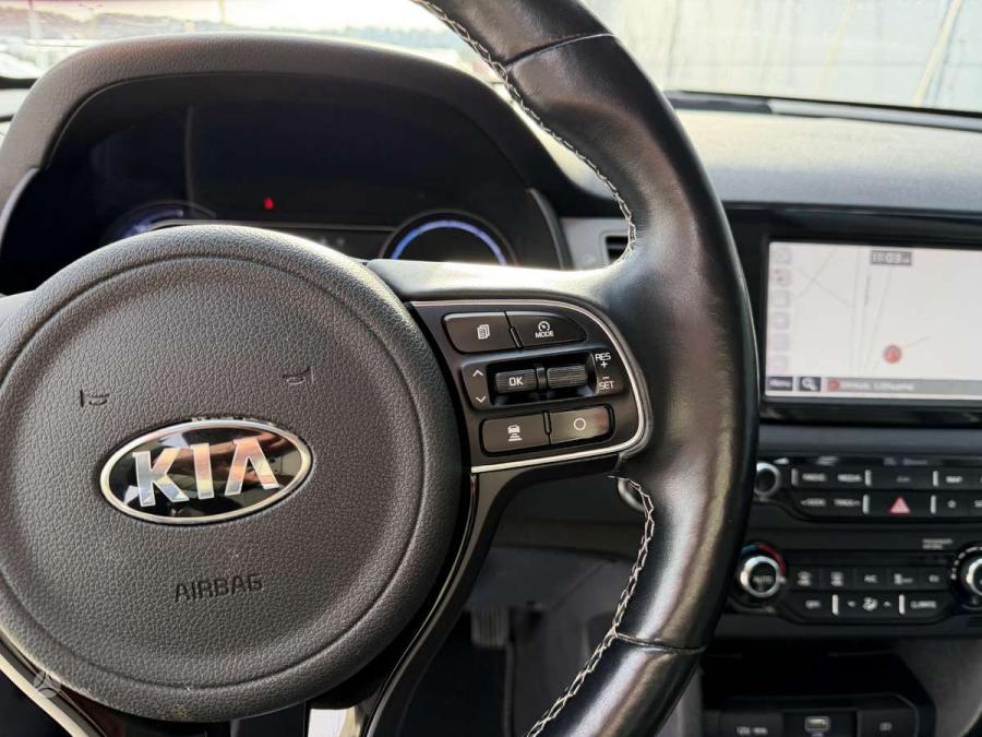 Pelēks Kia Niro 2019 Viļņa, ar dzinēja tilpumu 0.00 L un nobraukumu 220 tūkst. km par 12800 €, foto 24 vietnē AUTOMOTO.COM.LV