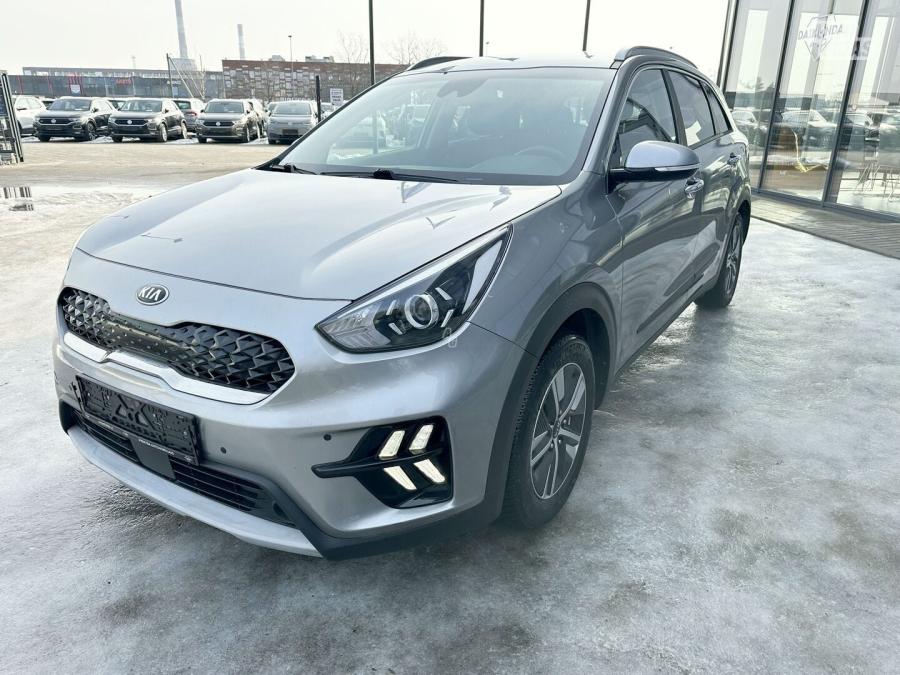 Pelēks Kia Niro 2019 Kauņa, ar dzinēja tilpumu 1.60 L un nobraukumu 230 tūkst. km par 11200 €, foto 1 vietnē AUTOMOTO.COM.LV