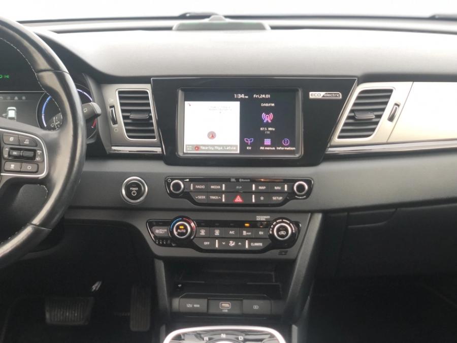 Grey Kia Niro 2019 in Riga, with an engine capacity of 0.00 L and mileage of 79 thousand km for 19900 €, photo 11 on AUTOMOTO.COM.LV