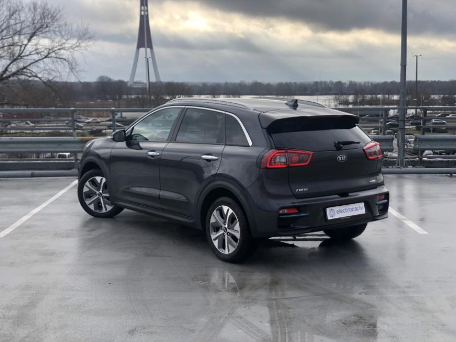 Grey Kia Niro 2019 in Riga, with an engine capacity of 0.00 L and mileage of 79 thousand km for 19900 €, photo 15 on AUTOMOTO.COM.LV