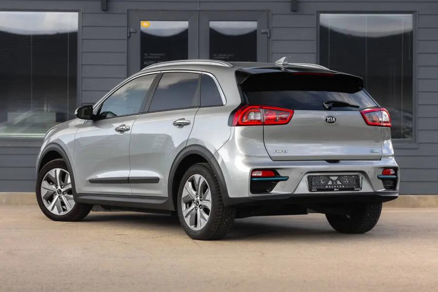 Pelēks Kia Niro 2019 Jelgava, ar dzinēja tilpumu 0.10 L un nobraukumu 159 tūkst. km par 18850 €, foto 3 vietnē AUTOMOTO.COM.LV