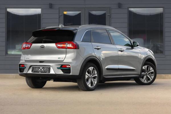 Pelēks Kia Niro 2019 Jelgava, ar dzinēja tilpumu 0.10 L un nobraukumu 159 tūkst. km par 18850 €, foto 4 vietnē AUTOMOTO.COM.LV