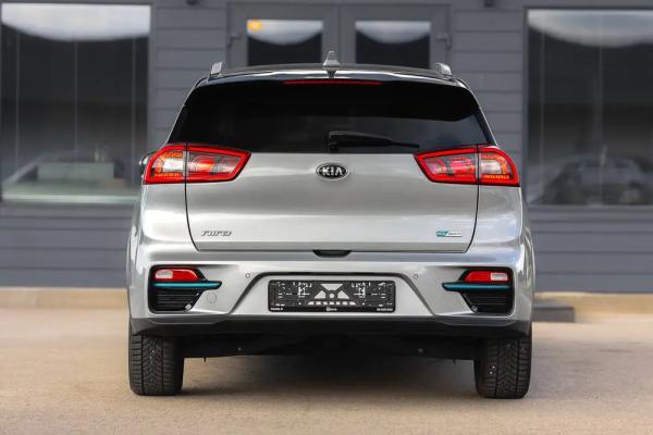 Pelēks Kia Niro 2019 Jelgava, ar dzinēja tilpumu 0.10 L un nobraukumu 159 tūkst. km par 18850 €, foto 6 vietnē AUTOMOTO.COM.LV