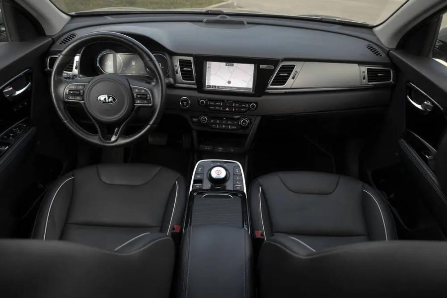 Pelēks Kia Niro 2019 Jelgava, ar dzinēja tilpumu 0.10 L un nobraukumu 159 tūkst. km par 18850 €, foto 8 vietnē AUTOMOTO.COM.LV