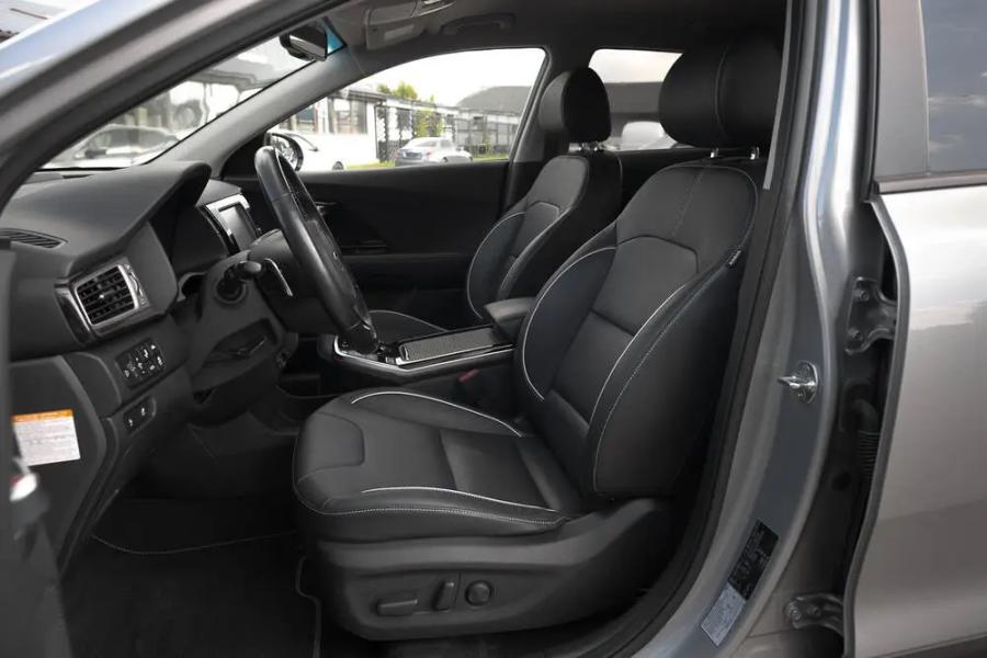 Pelēks Kia Niro 2019 Jelgava, ar dzinēja tilpumu 0.10 L un nobraukumu 159 tūkst. km par 18850 €, foto 11 vietnē AUTOMOTO.COM.LV