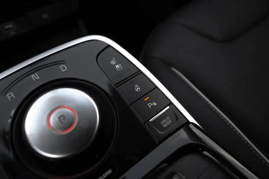 Pelēks Kia Niro 2019 Jelgava, ar dzinēja tilpumu 0.10 L un nobraukumu 159 tūkst. km par 18850 €, foto 14 vietnē AUTOMOTO.COM.LV