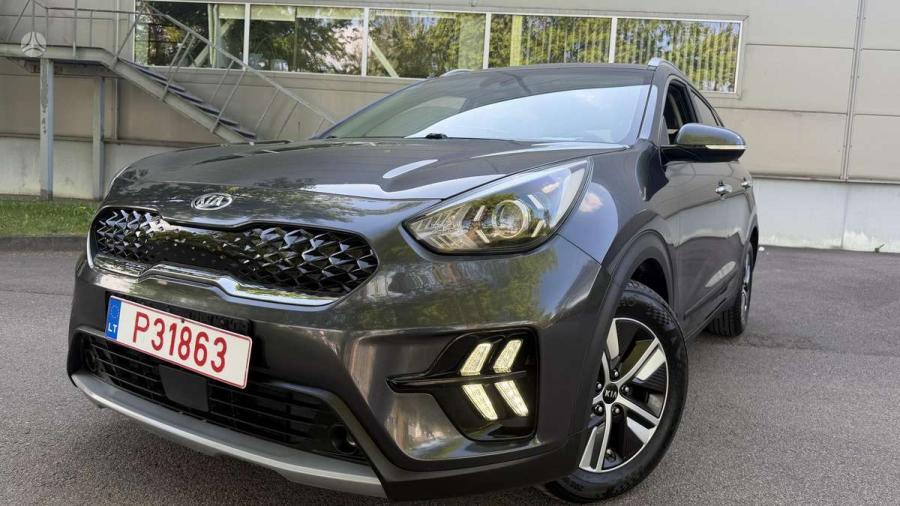 Grey Kia Niro 2019 in Alytus, with an engine capacity of 1.59 L and mileage of 198 thousand km for 13800 €, photo 4 on AUTOMOTO.COM.LV