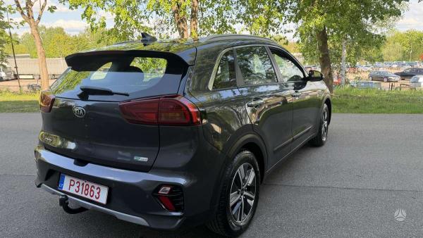 Grey Kia Niro 2019 in Alytus, with an engine capacity of 1.59 L and mileage of 198 thousand km for 13800 €, photo 7 on AUTOMOTO.COM.LV