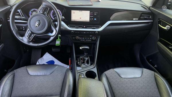 Grey Kia Niro 2019 in Alytus, with an engine capacity of 1.59 L and mileage of 198 thousand km for 13800 €, photo 10 on AUTOMOTO.COM.LV
