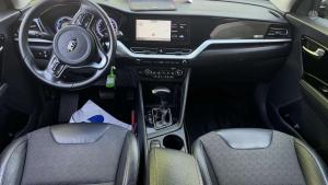 Grey Kia Niro 2019 in Alytus, with an engine capacity of 1.59 L and mileage of 198 thousand km for 13800 €, photo 11 on AUTOMOTO.COM.LV
