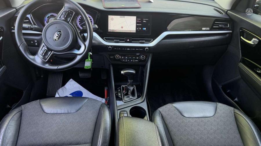 Grey Kia Niro 2019 in Alytus, with an engine capacity of 1.59 L and mileage of 198 thousand km for 13800 €, photo 11 on AUTOMOTO.COM.LV