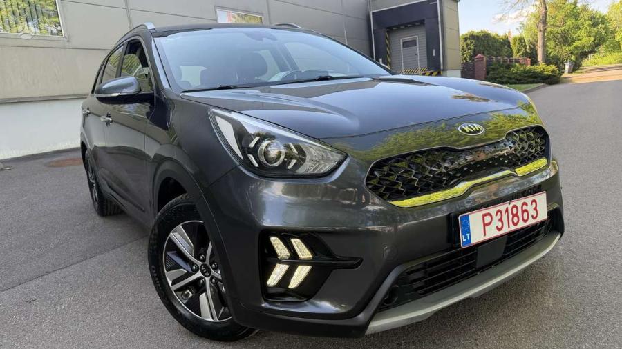 Grey Kia Niro 2019 in Alytus, with an engine capacity of 1.59 L and mileage of 199 thousand km for 13800 €, photo 4 on AUTOMOTO.COM.LV