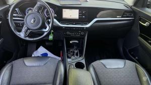 Grey Kia Niro 2019 in Alytus, with an engine capacity of 1.59 L and mileage of 199 thousand km for 13800 €, photo 12 on AUTOMOTO.COM.LV