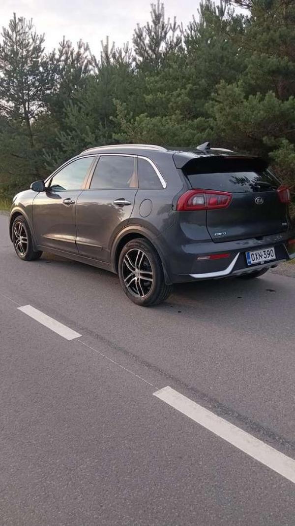 Pelēks Kia Niro 2019 Radviliškis, ar dzinēja tilpumu 1.58 L un nobraukumu 276 tūkst. km par 12400 €, foto 7 vietnē AUTOMOTO.COM.LV